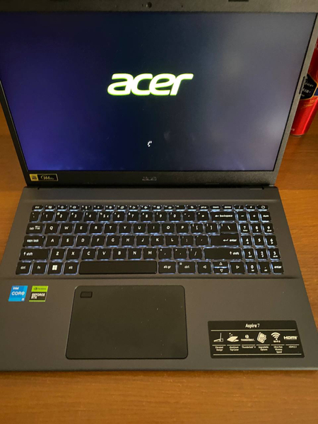 Acer noutbook sotiladi