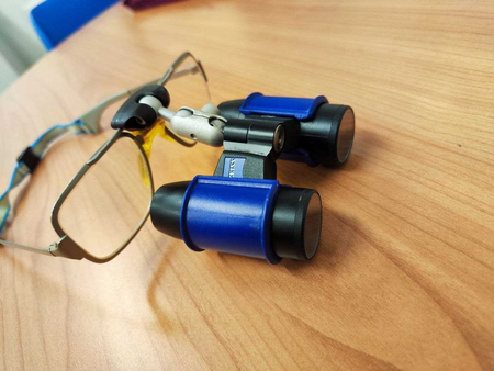 Zeiss  Eyemag Pro F 1800 у.е.