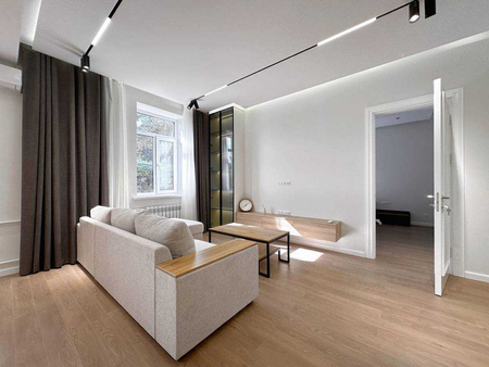 ул.А.Темура кафе Эффенди школа 145 2-комн 2/4 51 м² евроремонт меб/тех