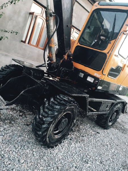 Ekskavator 55 sotiladi