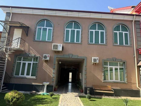 Огромный участок сдается под офис с площадью 450м2 по ул. Яккасарай