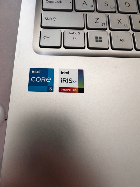 продаётся Asus Vivobook почти новый 4 месяца пользовался