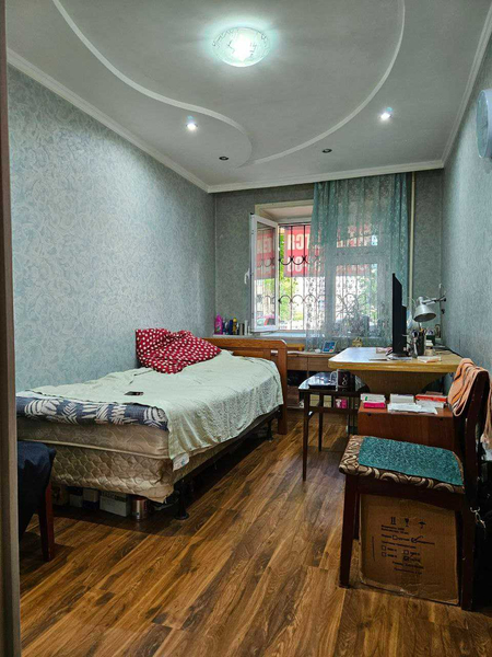 Продам квартиру 2/1/4, 47 м2, кирпич, памятник М. Улугбеку
