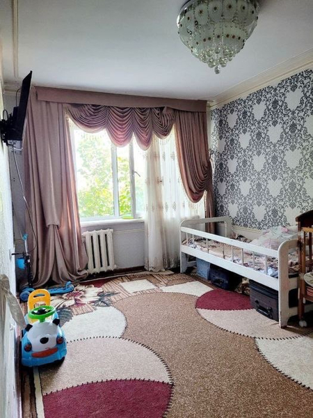 Mirzo Ulug'bek tumanida 3 xonali kvartira sotilmoqda!