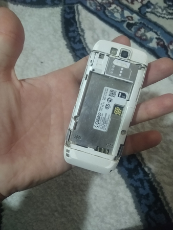 Nokia E66 sotladi uz imeya otkan
