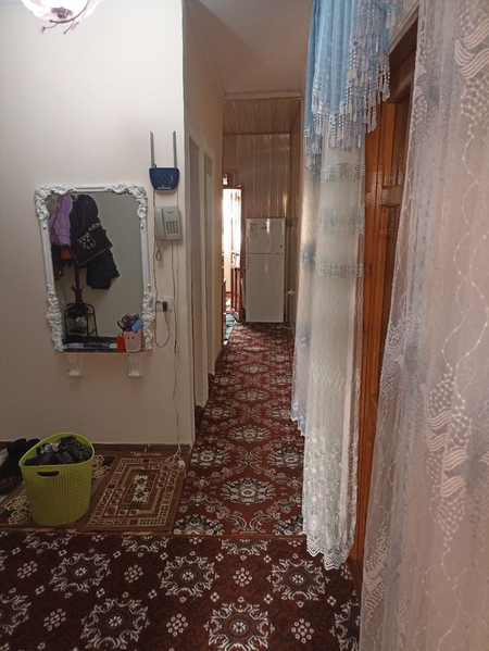 Вобкент сентирда жойлашган 4 хонали квартира сотилади