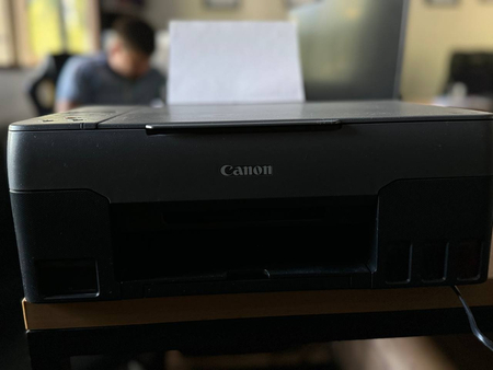 Rangli printer Canon xolati yaxshi ishlab turibdi