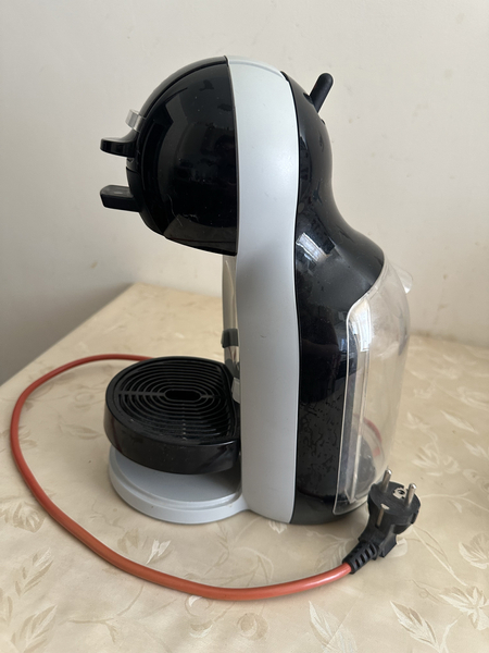 Капсульная кофемашина Delonghi Mini Me