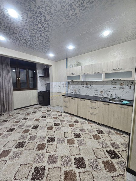 Срочно! Продажа. 4/7/9. Массив Строитель