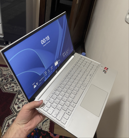 HP Pavilion 15 srochna sotiladi!