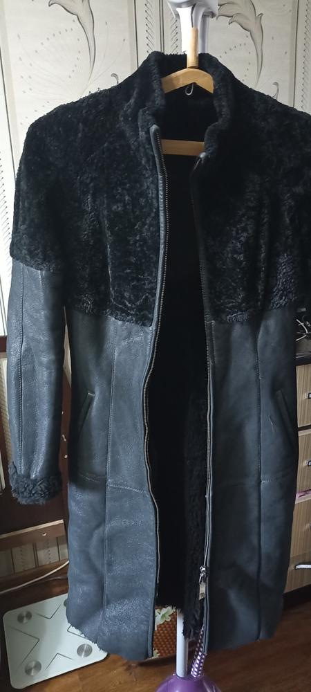 Дублёнка. Натуральный мех. Покупали за 500$. Состояние отличное.