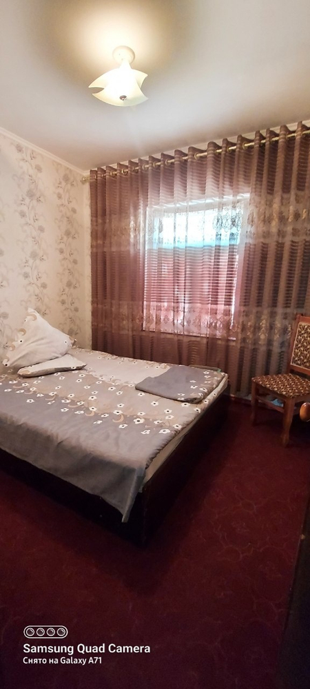 Dacha Chorbogʻ, Piramida Yusuf xonadan 1.5 km