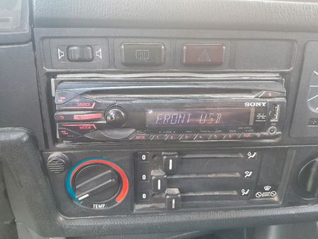 Sony CDX GT40U magnitola sotiladi 100%orginal