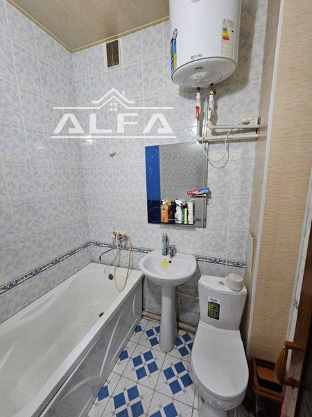 1 xonali 40m² 2-qavat sotiladi.