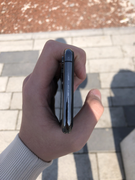 Iphone xs 64 gb lla black srochna sotiladi!