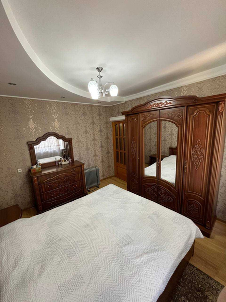 Дружба Народов  .2в3/2/4,  кирпич   77-серия  ( мебель + техника )