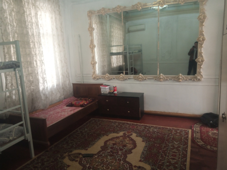 Yakkasaroy Qizlar uchun kvartira. Bezmakler, Bezxozayka