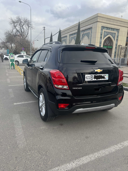 Tracker 1 Premier