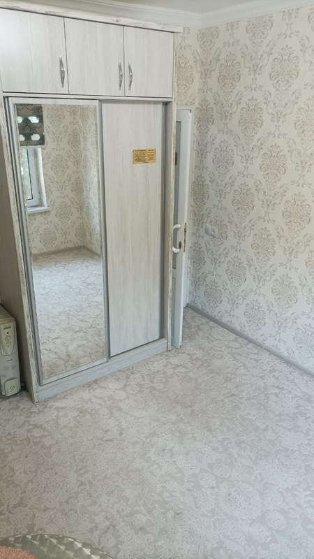 Продается 1 комнатная квартира возле метро М,Горького, 2 этаж, кирпичн