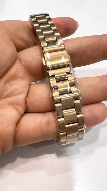 Новый металлический ремешок для часов Mi Band 5. Привезен из Америки.