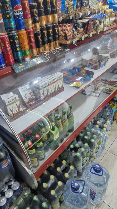 Vitrina xalqdilnik bor 2 ta srochna sotaman arzon