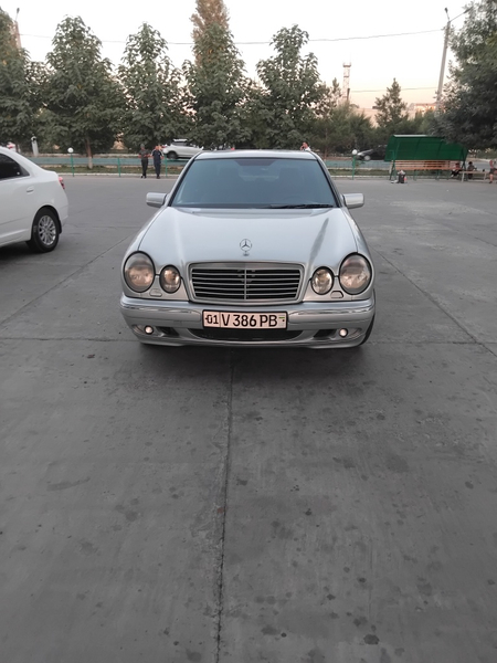 Продаю мерс 210 с метан газом