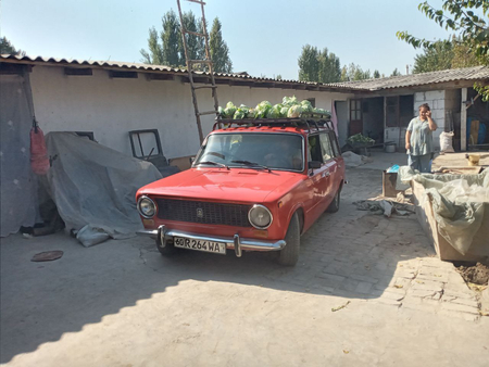 Vaz 2102 sotiladi