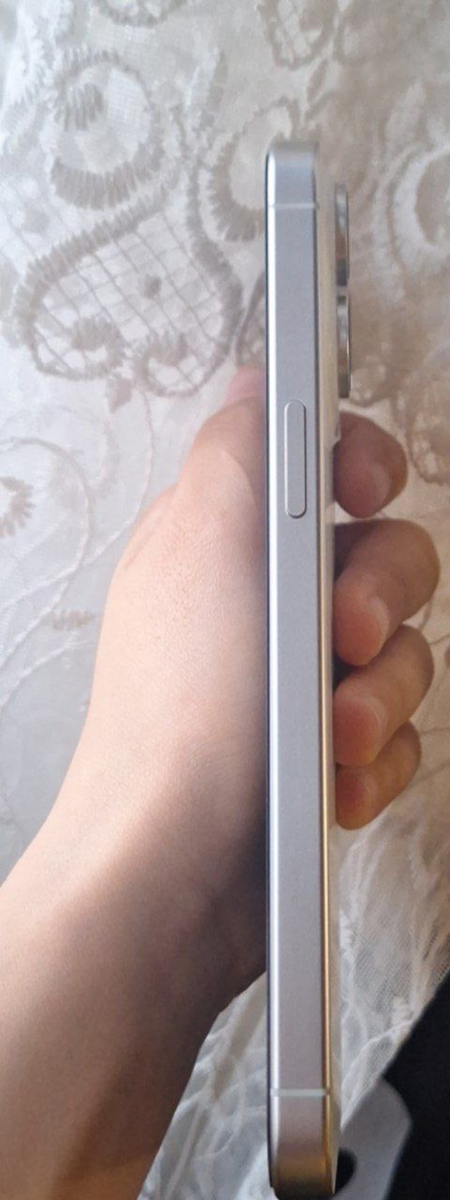 Iphone 15 pro max yangi