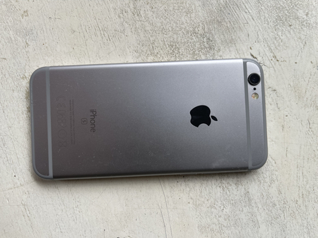 Продается iphone 6s/64 gb