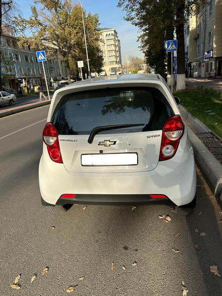 Спарк 1,25 сотилади