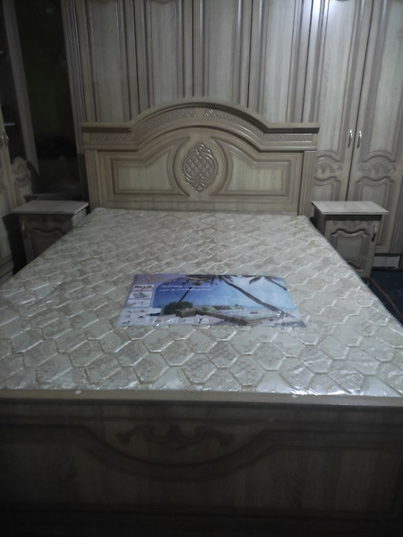 Spalni mebel sotiladi