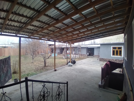 Srochna Uy sotiladi 13 sotixli hovli  yuqori chirchiq