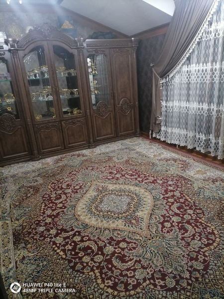 Andijon shahar, oʻzbekiston koʻchasi 3 honali uy sotiladi.