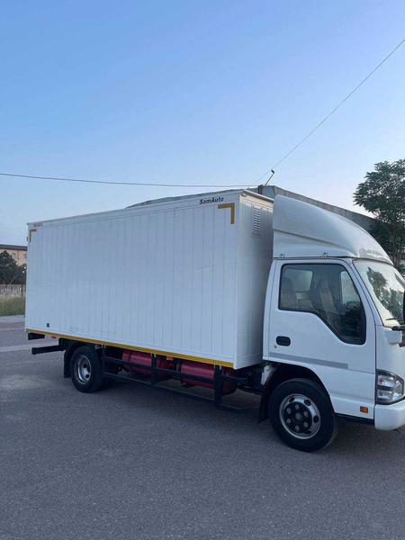 Isuzu 2022 yil 145000 yurgan Xolati a'lo
