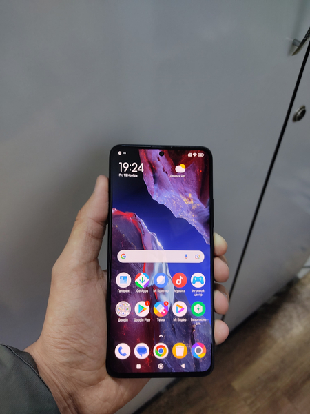 Poco F5 Pro 12/512GB Srochni