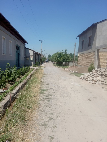 Тош вилояти Урта Чирчик тум корасув уч хона уч сотик