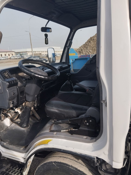 Isuzu   somosval