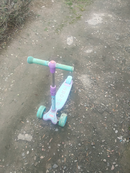 Самокаты.2 штуки.в отличном состоянии.
