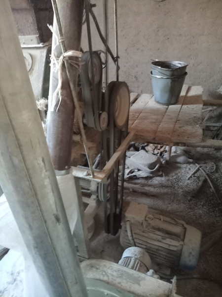 Tegirmon 35 lik 11 kv mator 12 mil so\\\'m qogan ma\\\'lumot telefonda