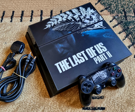 Playstation 4 500 gb,  6.72 Hen versiya.