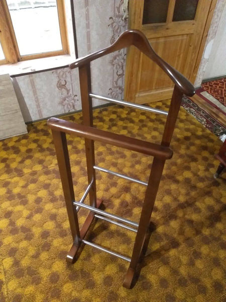 Вешалка напольная премиум класса для костюма, пальто и т.д! Дост есть.