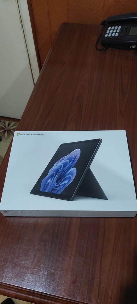Microsoft Surface Pro 9 i5 16GB/256GB Graphite за 700 у.е!