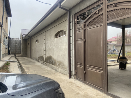 Uy hovli shahar ichi dacha