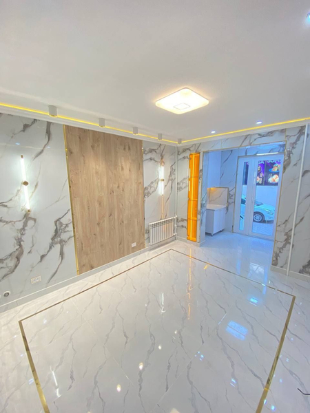Чиланзар 7  2в3/1/4. Под офис 60м2 Продаю