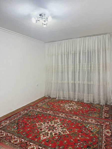 Ayol, qizlarga kvartira ijaraga beriladi.