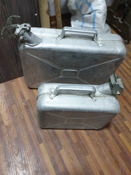 Канистры Продаётся