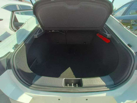 JacJ7 Sedan 2023 Full