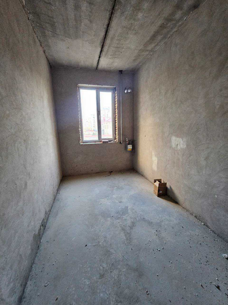 3 xonali 94m² 2-qavat sotiladi.