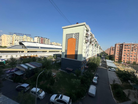 Продаются квартира \\nСергели 5 А\\nНавастройка \\nКирпичный дом\\nКомната раз