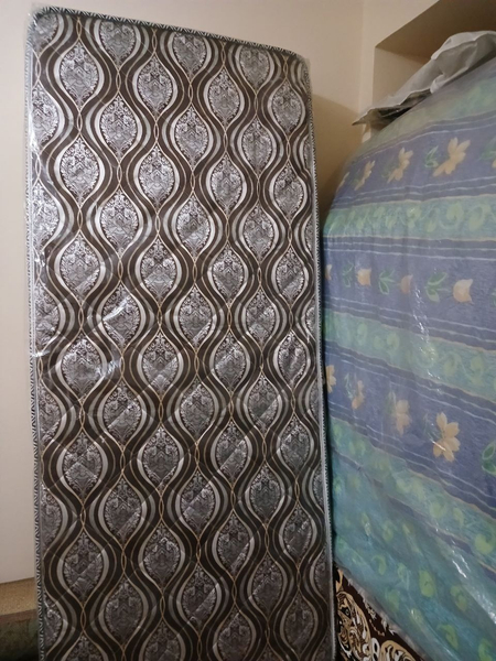 1 kishilik matras yangi
